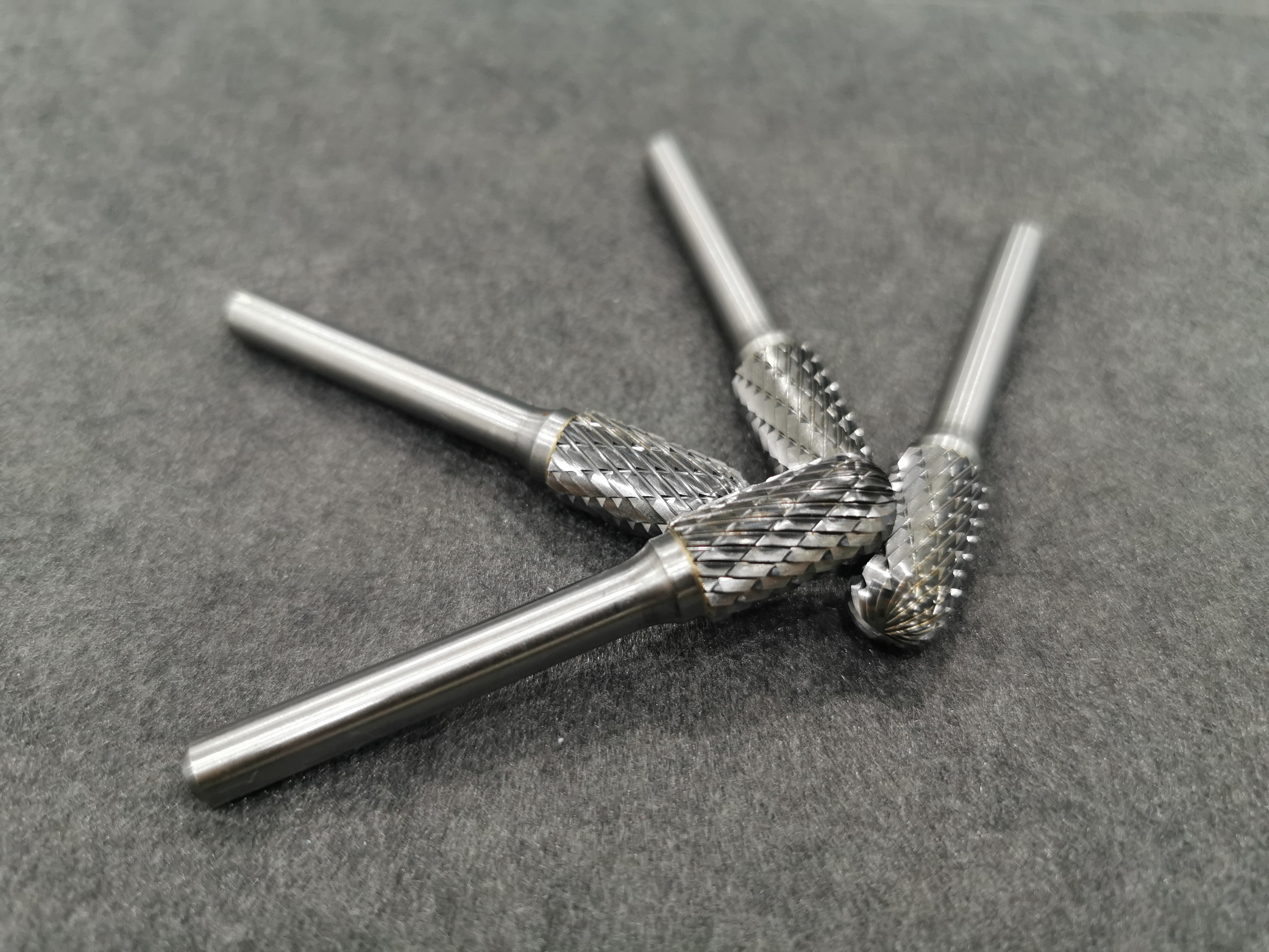 GRINDING CUTTING HARD MATERIAL METAL SILVER COLOR CARBIDE BURRS CUTTING ...
